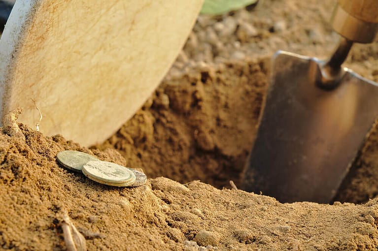What Does The Number On A Shovel Mean? - Shovel Zone
